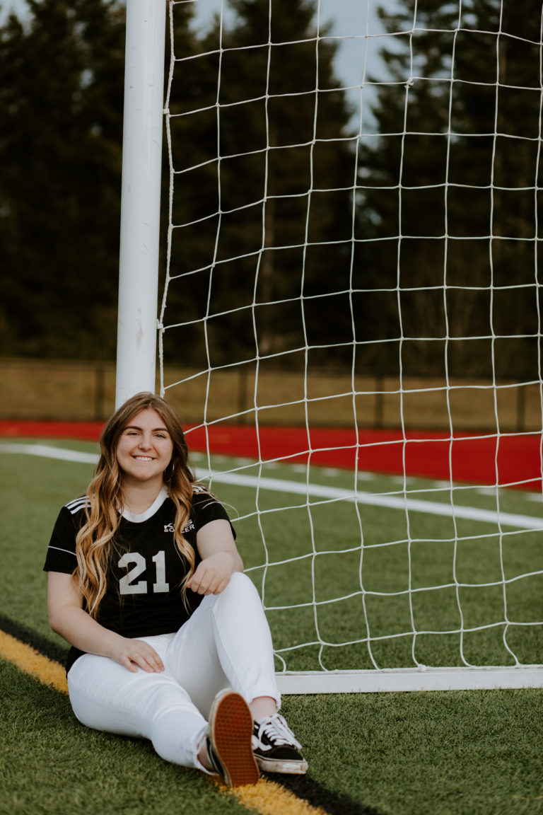 Athlete Senior Pictures - lynzeyclaraphotography.com